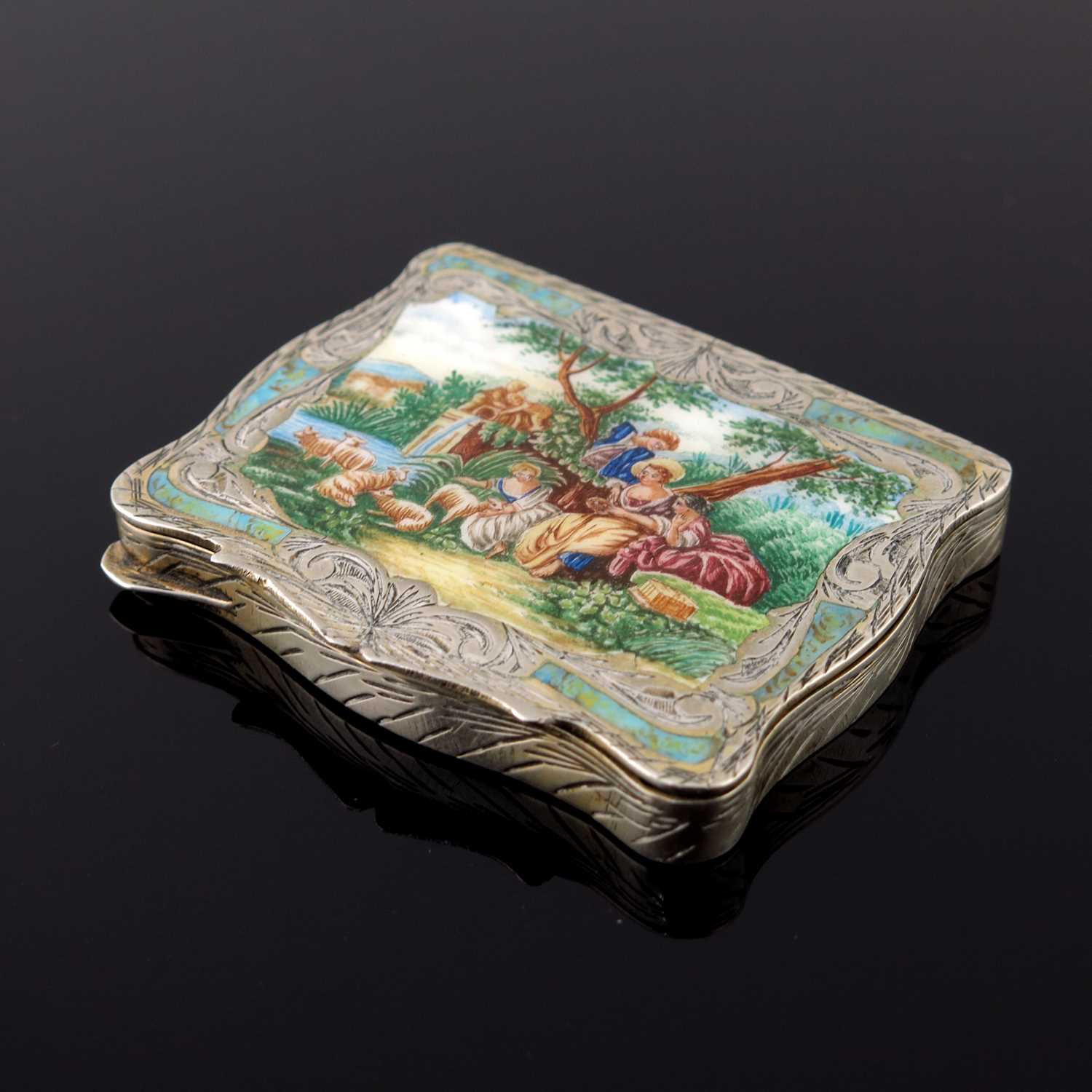 Lot 36 - An Italian silver gilt powder compact, of