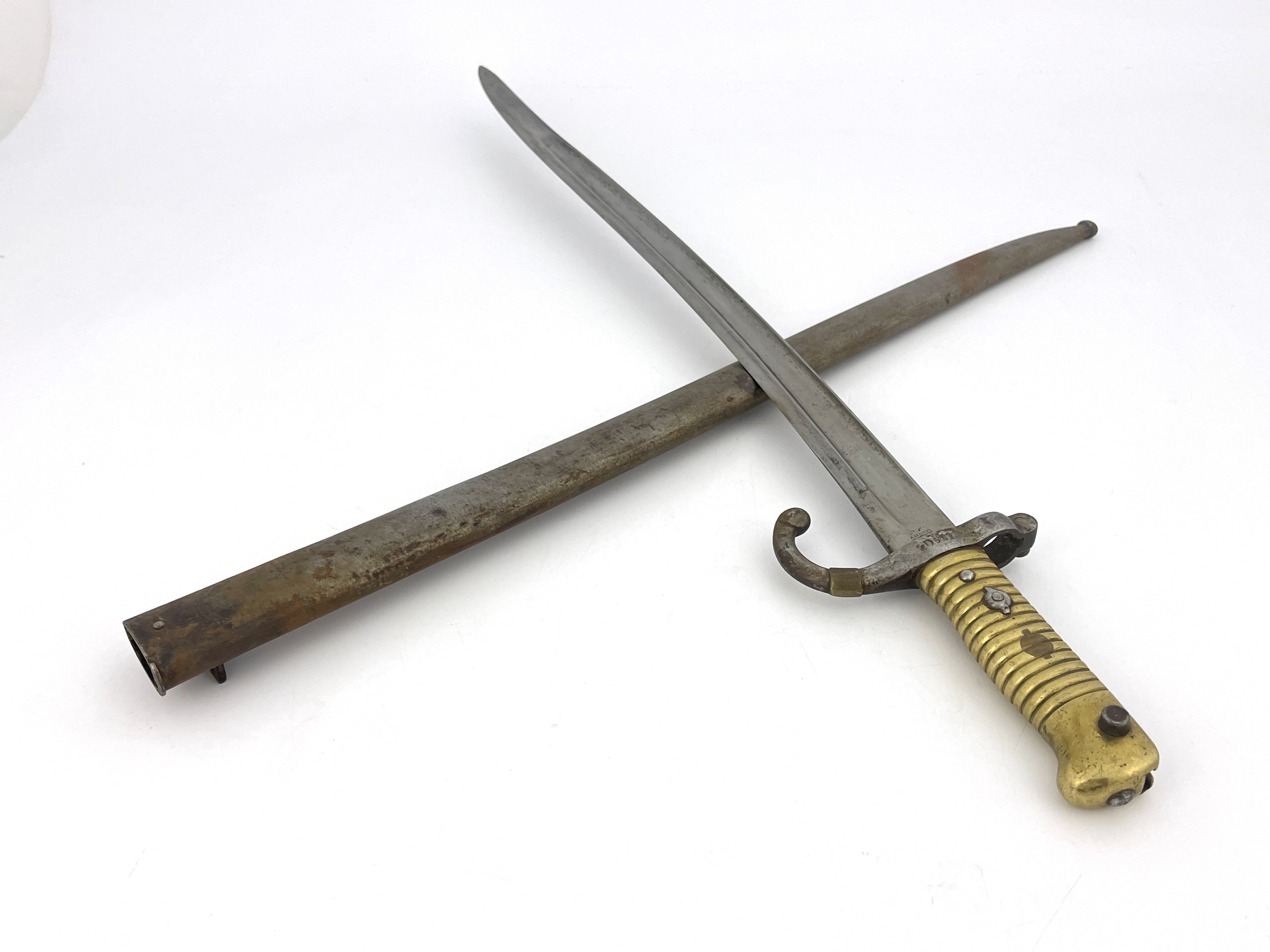 Lot 274 - A Dutch 1873 yataghan sword bayonet, brass