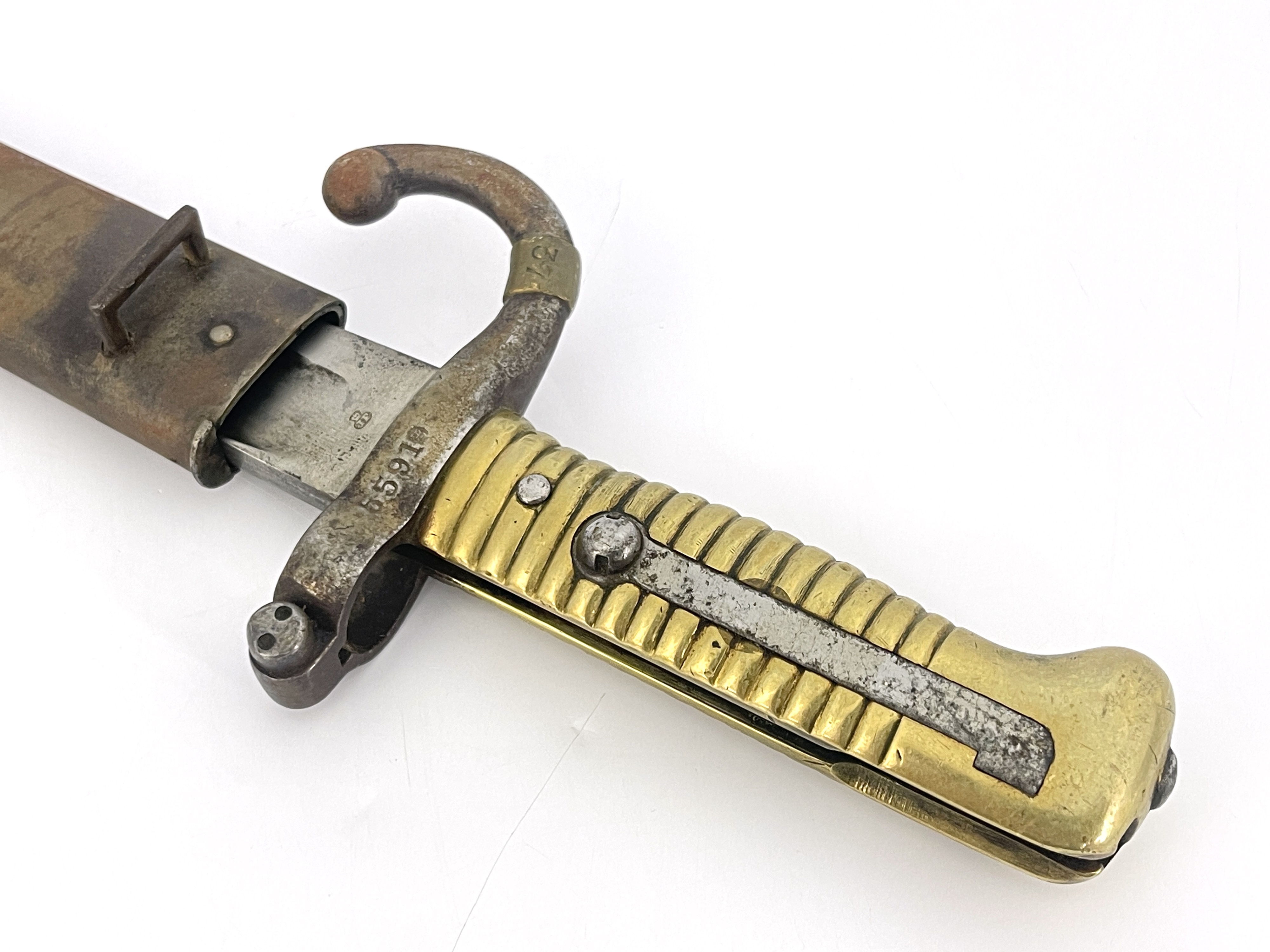 Lot 274 - A Dutch 1873 yataghan sword bayonet, brass