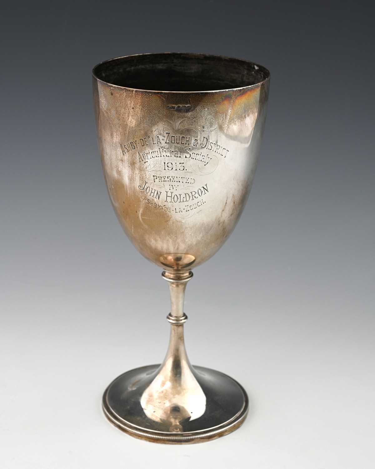 Lot 416 - A George V silver trophy cup, of