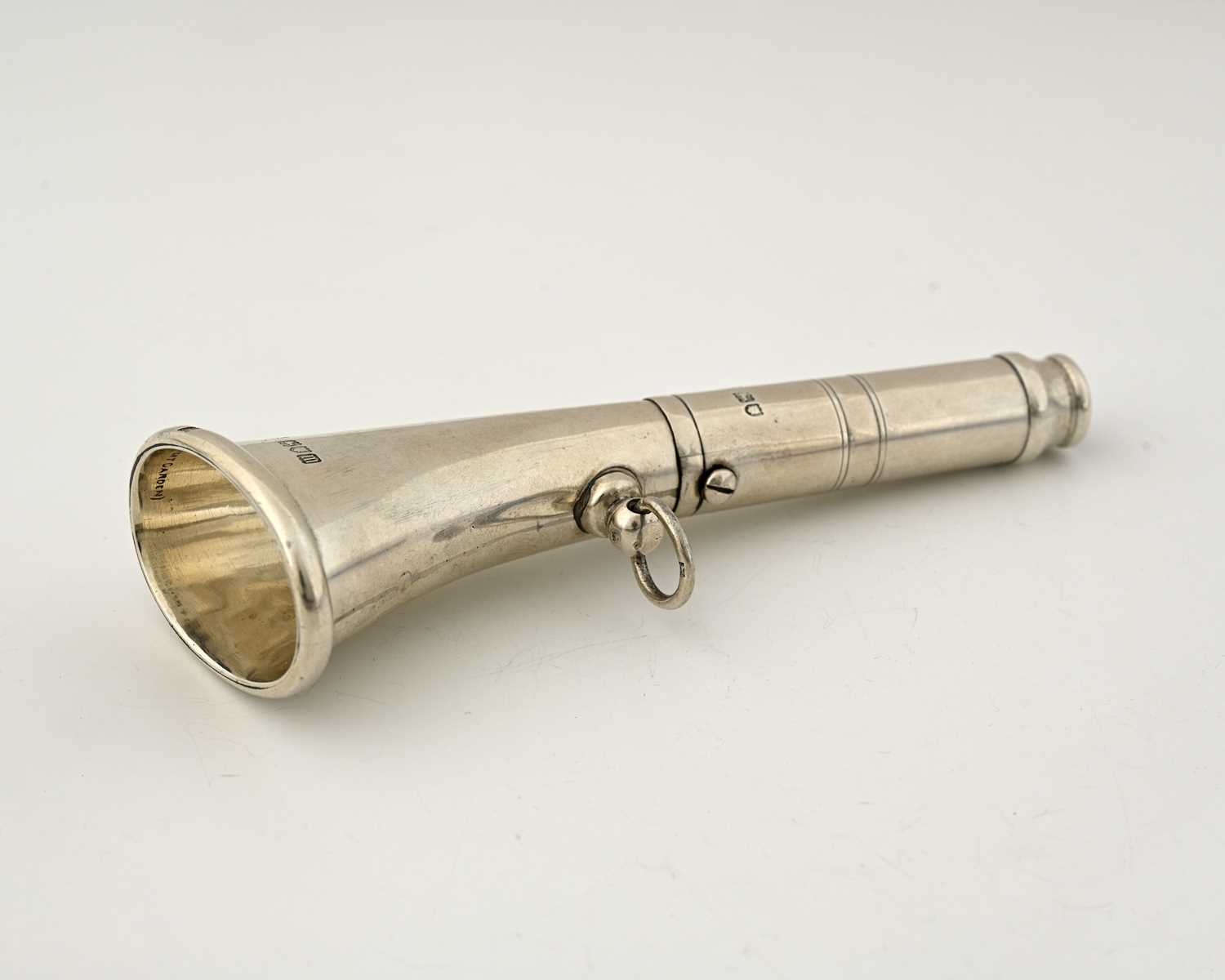 Lot 294 - An Edwardian silver hunting horn, with an