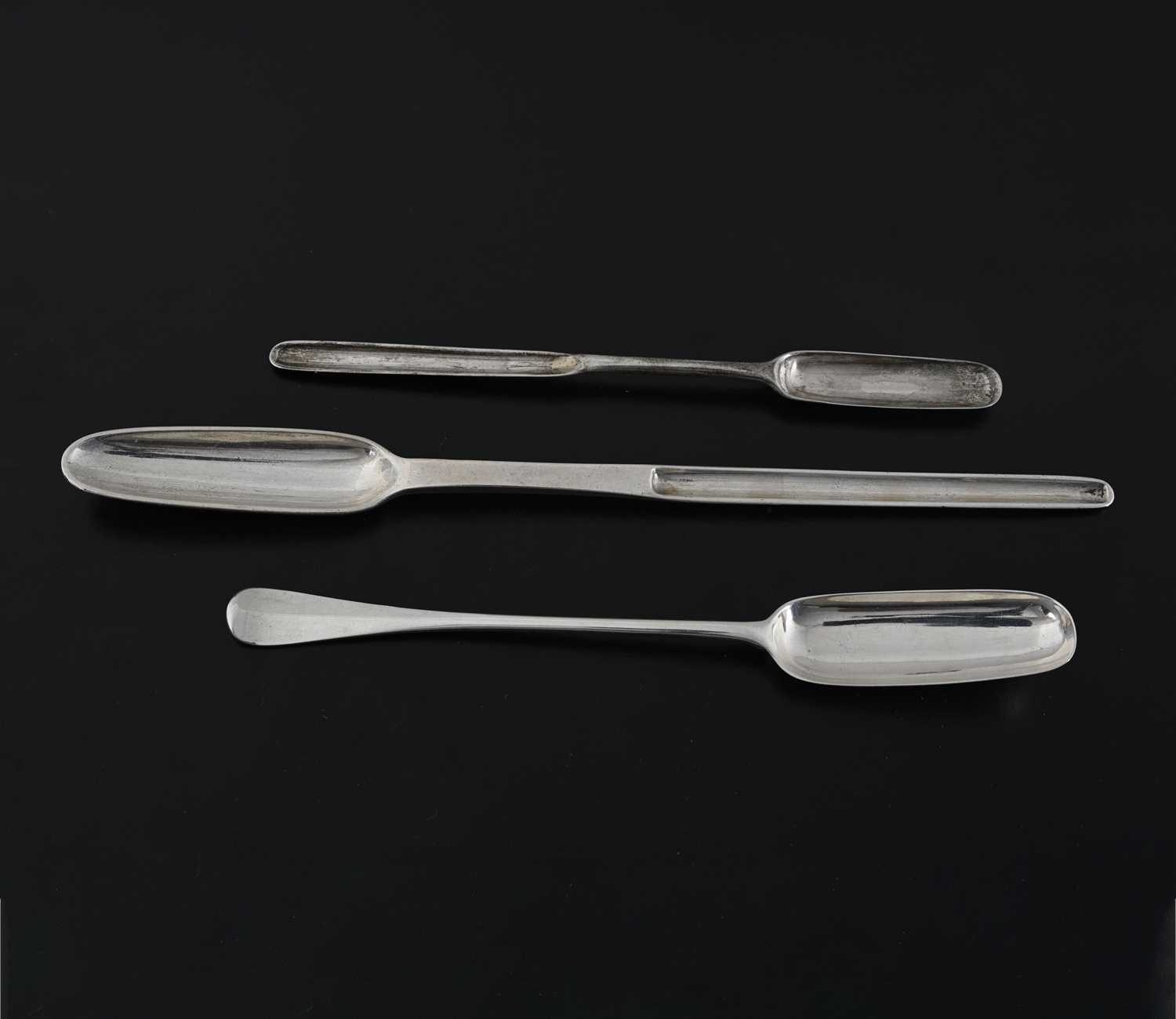 Lot 33 - A George II silver marrow scoop, London 1747,